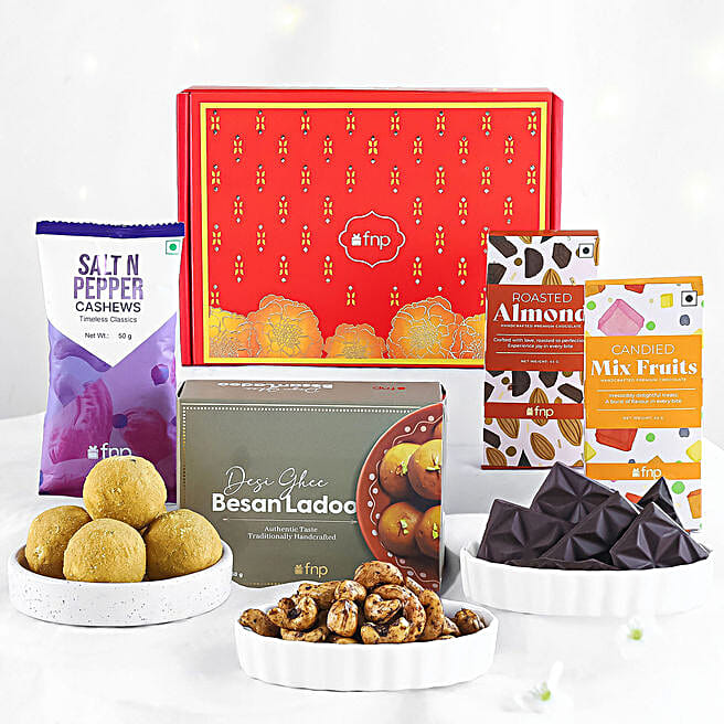 Laddoos & Nuts Festive Gift Box bahrain | Gift Laddoos & Nuts Festive ...