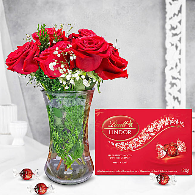 Romantic Red Roses Bouquet And Lindt Chocolates canada | Gift Romantic ...