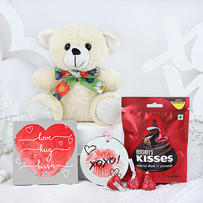Love Hug Kisses Valentine Gift Combo denmark | Gift Love Hug Kisses ...