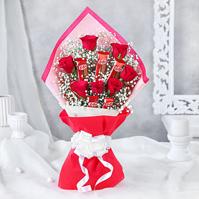 Red Roses Bunch With Nestle Kitkat Chocolates indonesia | Gift Red ...