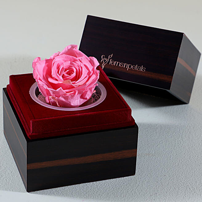 Pretty Pink Forever Rose In Wooden Box italy | Gift Pretty Pink Forever ...
