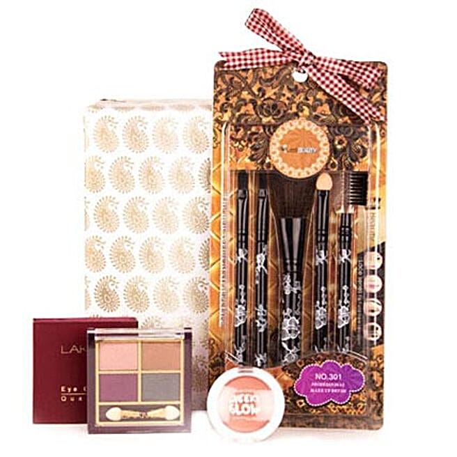 Buy/Send Eye Essential Make Up Hamper Online- FNP