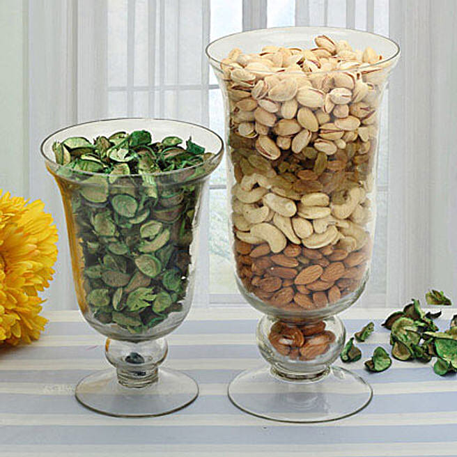 Buy/Send Spectacular Hamper Online- FNP