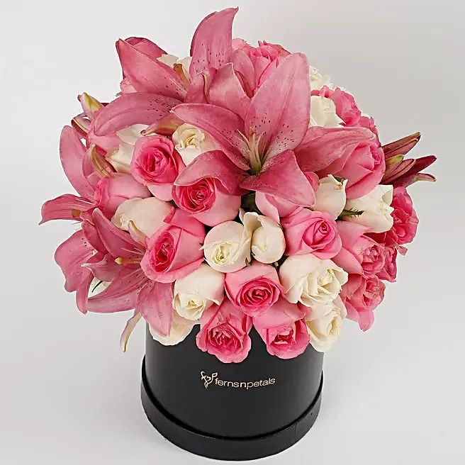 Buy/Send Lilies N Roses In FNP Signature Box Online- Ferns N Petals