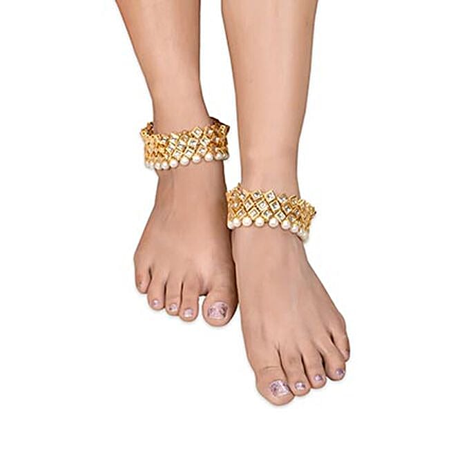 Buy/Send Golden Color Kundan Anklet For Her Online- FNP