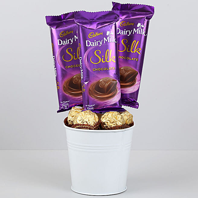 Buy/Send Bucket of Chocolates Online- FNP