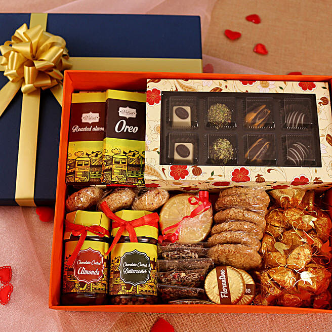 Buy/Send Chocolates Delightful Hamper Box Online- FNP
