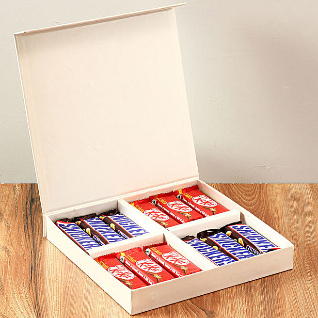 Buy/Send White FNP Gift Box Of Chocolates Online- FNP