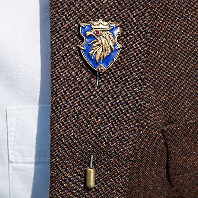 Buy/Send Leonidas Lapel Pin Online- Ferns N Petals