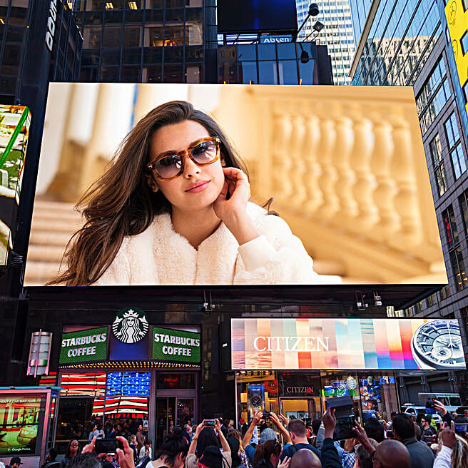 Buy/Send Personalised Billboard E-Poster Online- FNP