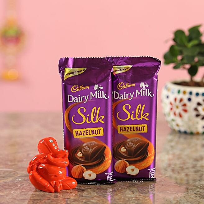 Buy/Send Hazelnut Chocolate & Orange Ganesha Idol Online- FNP