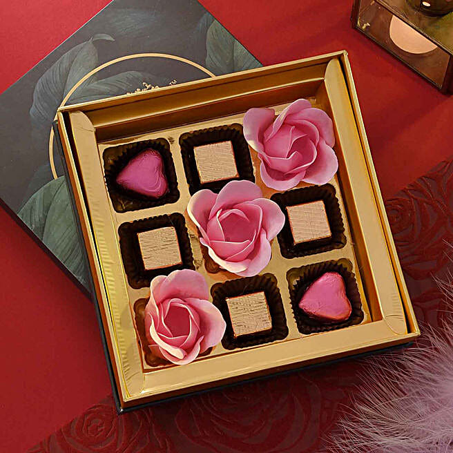 Buy/Send Handmade Chocolate Gift Box Online- FNP