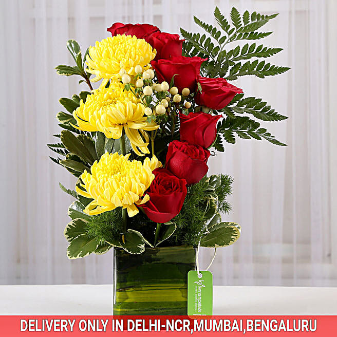 Buy/Send Red Roses & Yellow Disbuds in Glass Vase Online- FNP