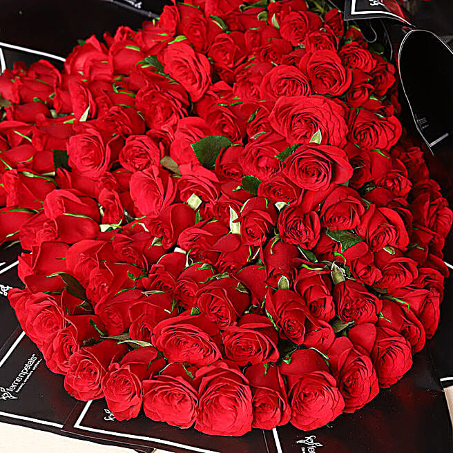 Buy/Send Romantic 200 Roses Beautifully Tied Bouquet Online- Ferns N Petals
