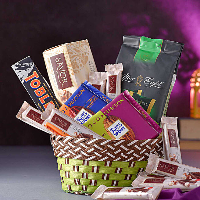 Buy/Send Sweet Tooth Munchies Gift Basket Online- FNP