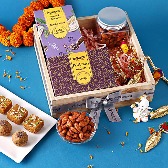 Buy/Send Shakkar Diwali Greetings Wooden Tray Hamper Online- FNP