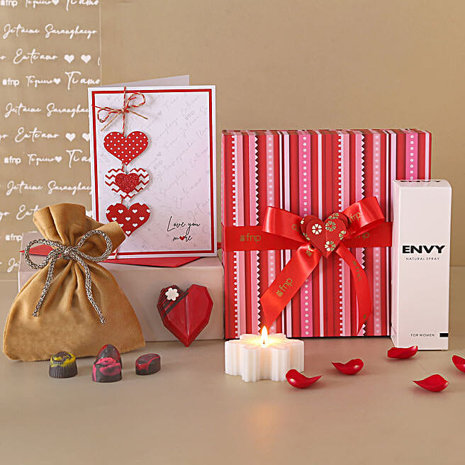 Buy/Send Shakkar Romantic Love Gift Hamper Online- FNP