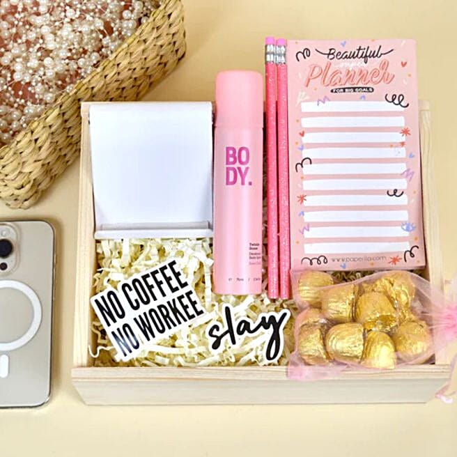 Buy/Send Desk Essentials Hamper for Teacher Online- FNP