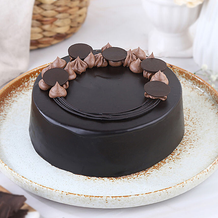 Buy Send Creamy Chocolate Dream Cake 1 Kg Online FNP