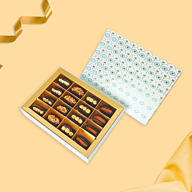 Buy/Send FoodCloud Premium Assorted Dates Box Online- FNP