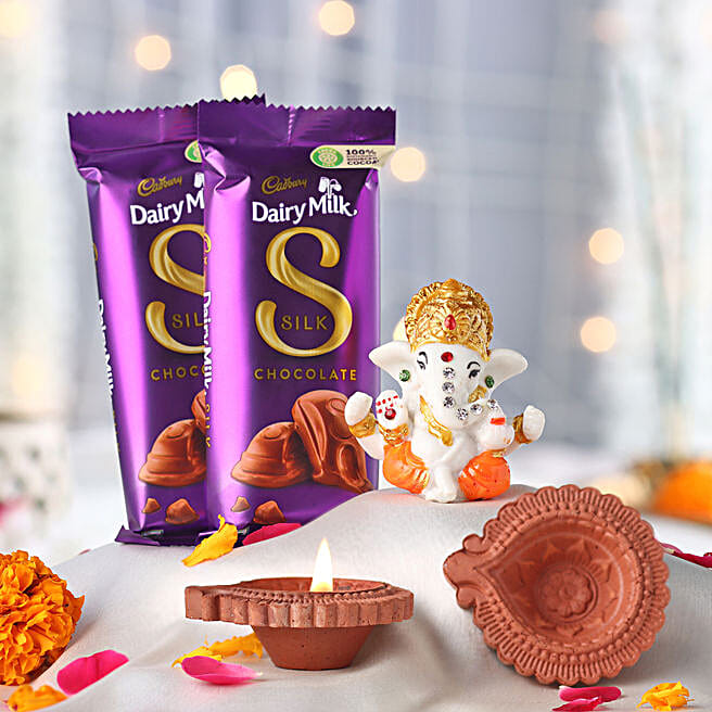 Buy/Send Diwali Wishes Ganesha Idol & Chocolate Combo Online- FNP