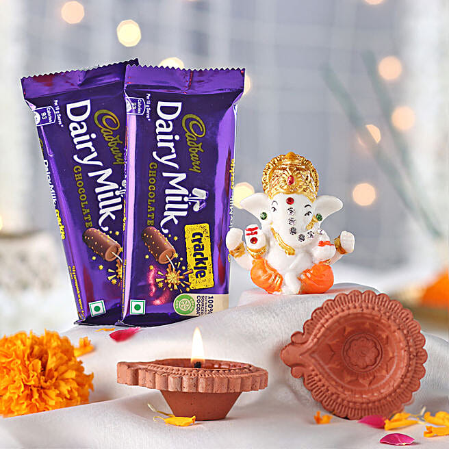 Buy/Send Diwali Wishes Ganesha Idol & Crackle Combo Gift Online- FNP