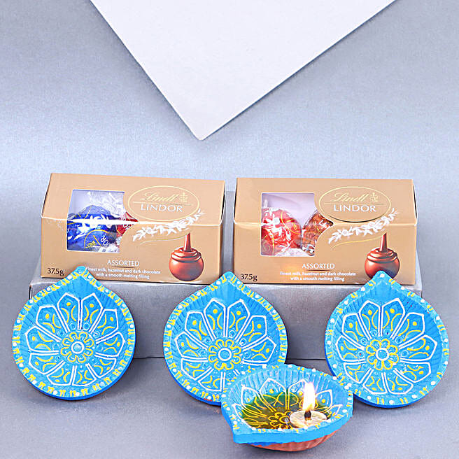Buy/Send Sparkling Diyas Premium Delights Gift Online- FNP