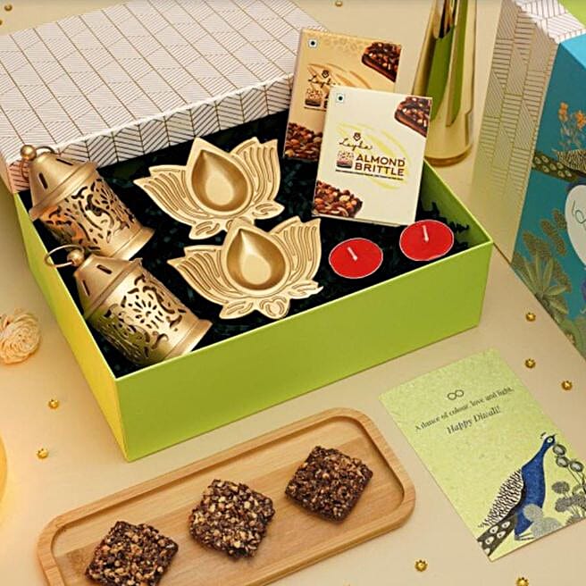 Buy/Send corp hamper CIPIL Online- FNP