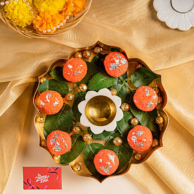 Buy/Send Exquisite Festive Hamper Online- FNP