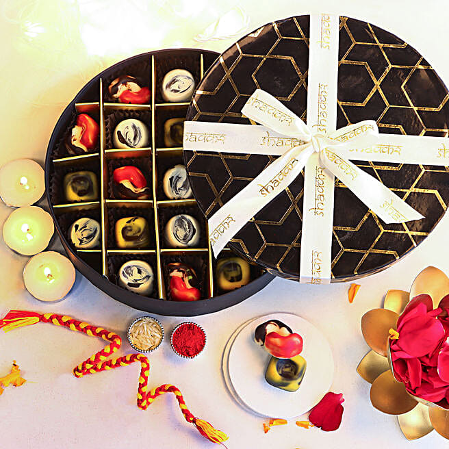 Buy/Send Shakkar Shakkr Celebration Round Chocolate Box Online- FNP