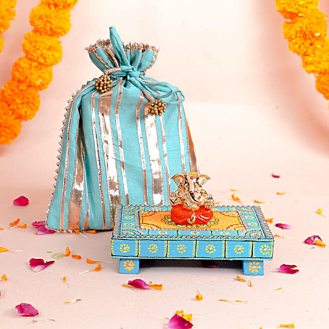 Buy/Send Divine Diwali Gift Pack Online- FNP