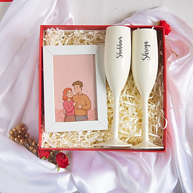 Buy/Send Personalised Champange Couple Gift Box Online- FNP