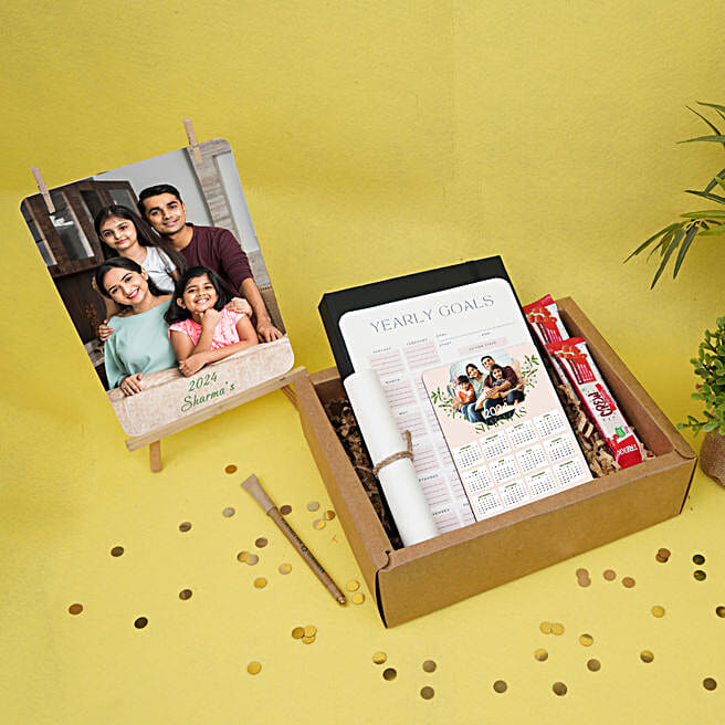 Buy/Send Personalised New Year Gift Goodies Online- FNP