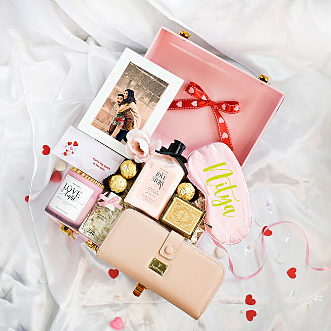 Buy/Send Personalised Cute Goodies For Her Gift Box Online- FNP