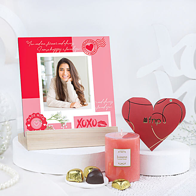 Buy/Send Personalised Hearty Valentine Goodies Online- FNP