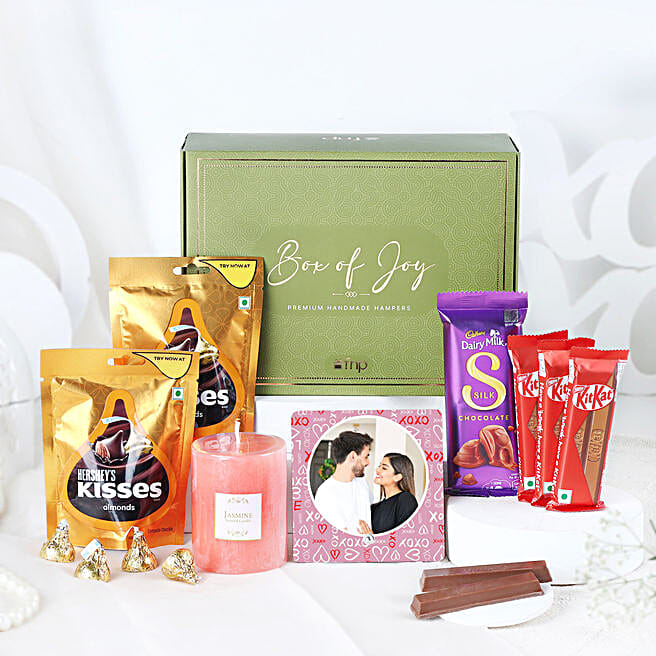 Buy/Send Personalised Sweetness Gift Bundle Online- FNP