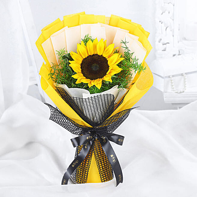 Buy/Send Dreamy Bloom Arrangement Online- FNP