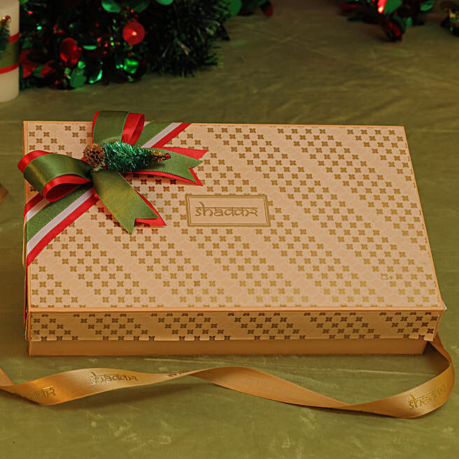 Buy/Send Assorted Dragees & Jujubes Christmas Hamper Online- FNP