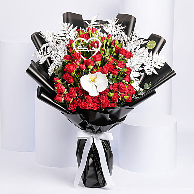 Sweet Cheeks Flowers Bouquet qatar | Gift Sweet Cheeks Flowers Bouquet- FNP