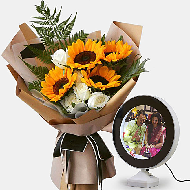 9 Mixed Flower Bunch with Led Frame singapore | Gift 9 Mixed Flower ...
