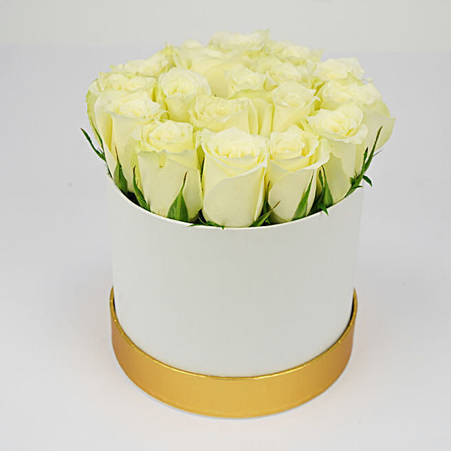 White Roses Beauty In A Box singapore | Gift White Roses Beauty In A ...