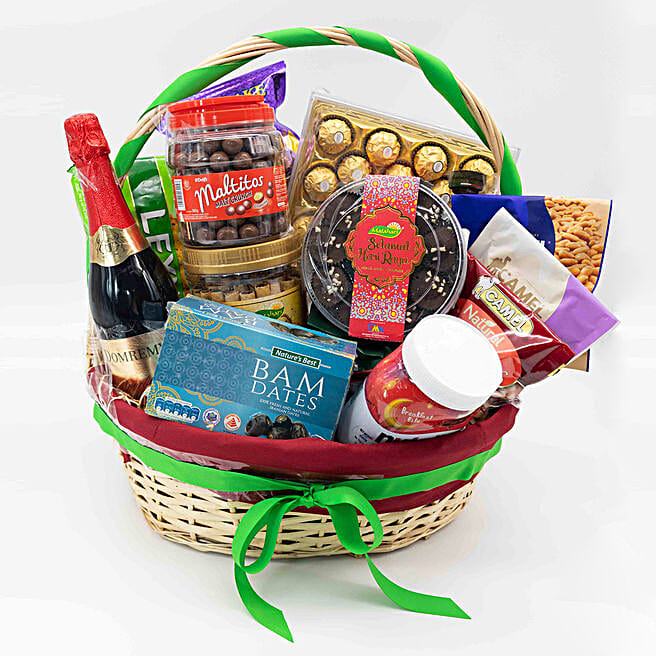 Hari Raya Munchies & Juice Hamper singapore | Gift Hari Raya Munchies ...