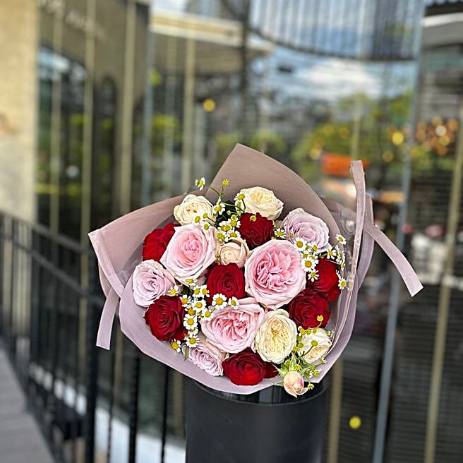 Vibrant Rose Blooms Of Love thailand | Gift Vibrant Rose Blooms Of Love ...