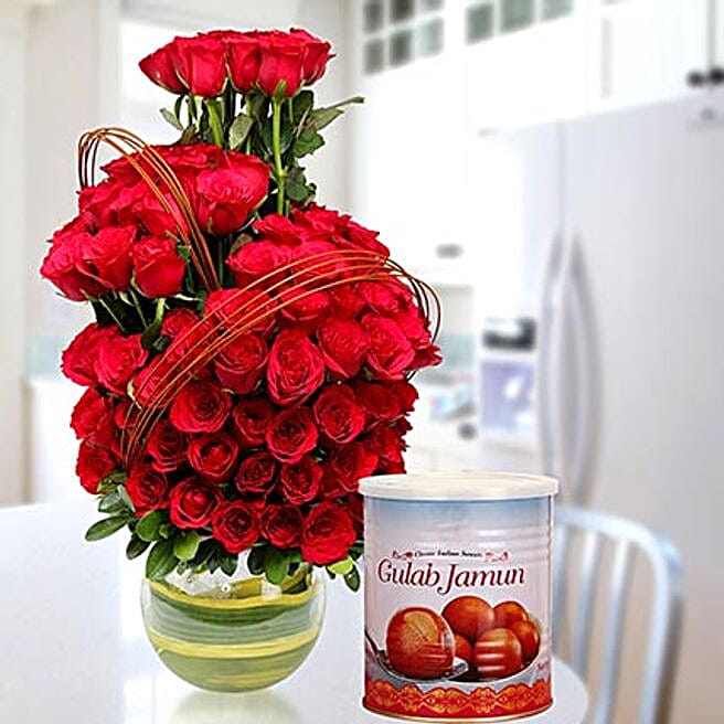 Red Roses Arrangement With Gulab Jamun uae | Gift Red Roses Arrangement ...