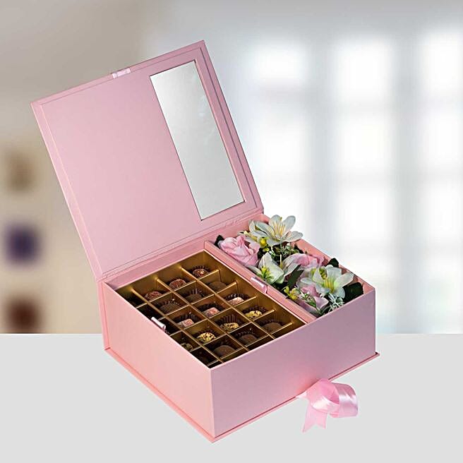 Classic Pink Chocolate Box uae | Gift Classic Pink Chocolate Box- FNP