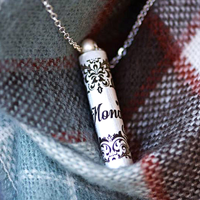 Personalised Engraved Silver Necklace uae | Gift Personalised Engraved ...