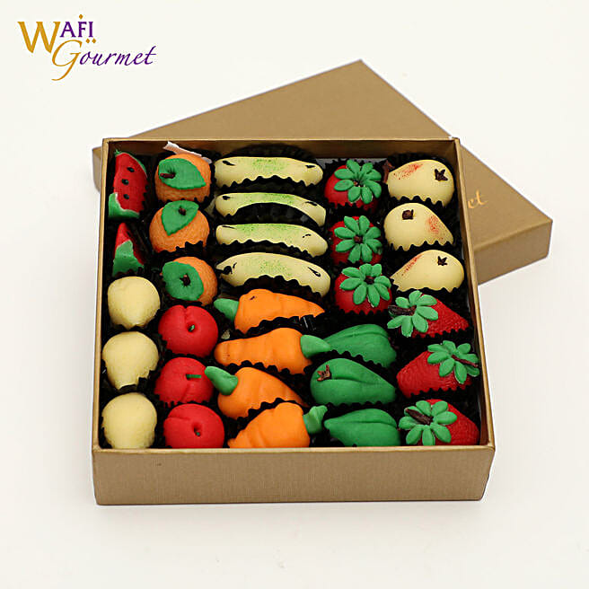 Box Of Marzipan Fruits Shaped Sweets 825G uae | Gift Box Of Marzipan ...