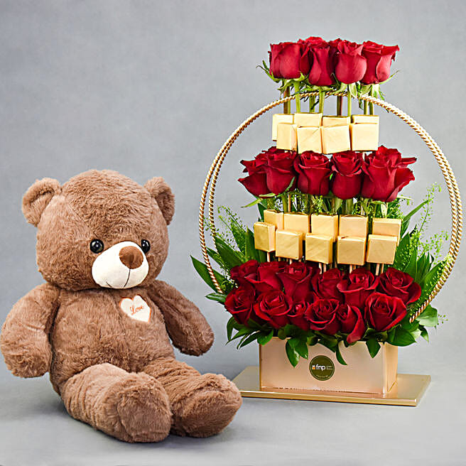 Red Roses and Chocolates with Teddy bear uae | Gift Red Roses and ...