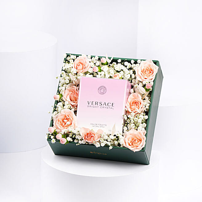 Versache Perfume and Flowers Box uae | Gift Versache Perfume and ...