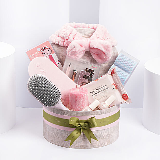 Look Pretty Gift Box uae | Gift Look Pretty Gift Box- FNP